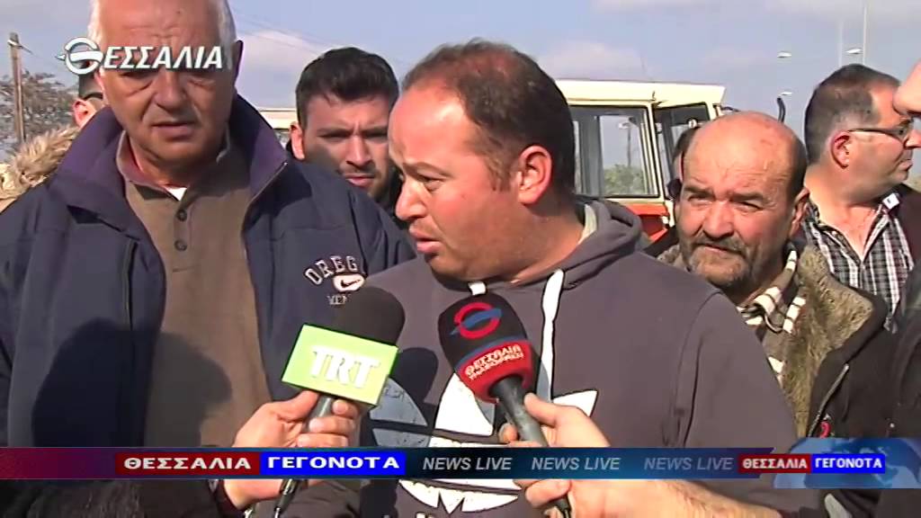 ΣΥΜΒΟΛΙΚΟ ΜΠΛΟΚΟ ΑΓΡΟΤΩΝ ΣΤΑ ΦΑΡΣΑΛΑ 05 12 2015 - YouTube