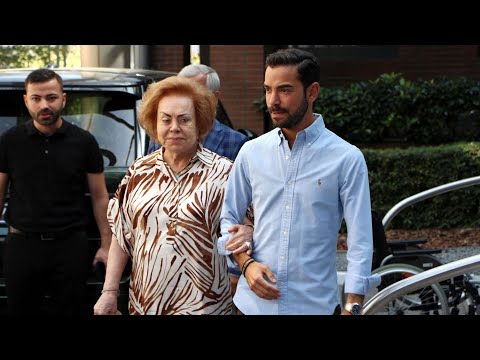 Yunanistan'da denizde kaza yapan Sabancı çiftini yakınları hastanede ziyaret etti