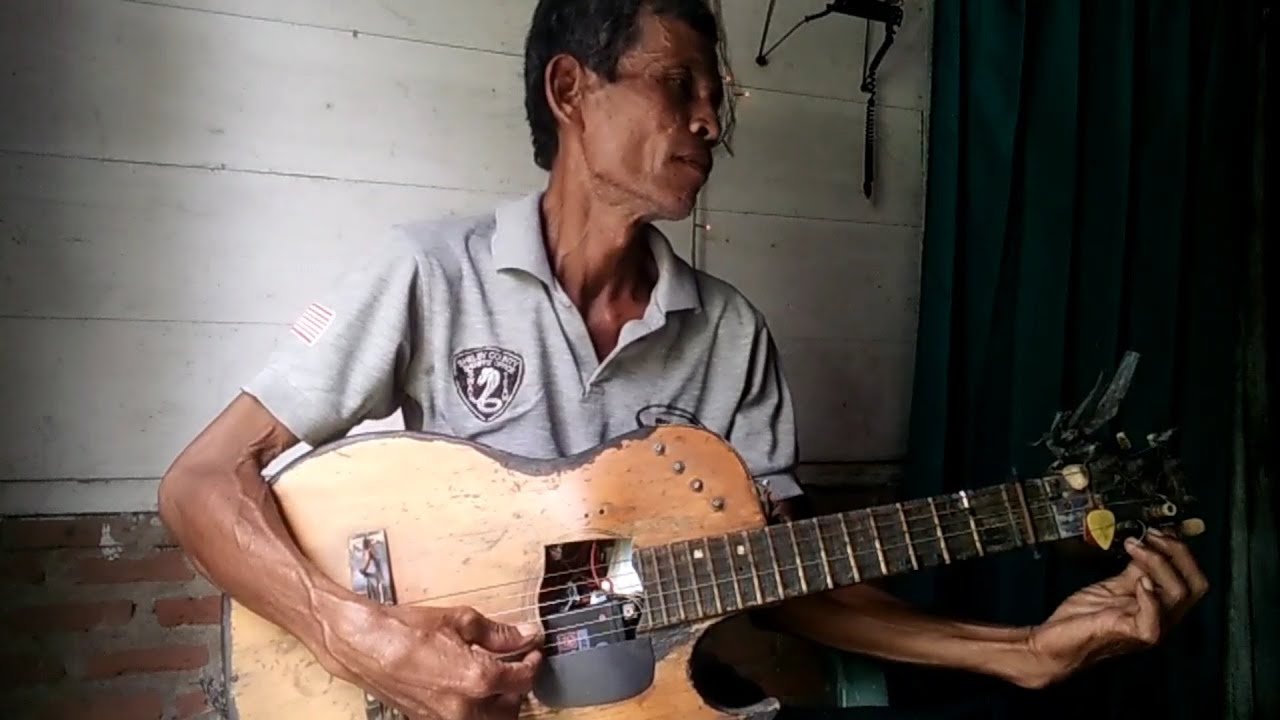 Instrumen Gitar Clasik Pengamen Tua - YouTube
