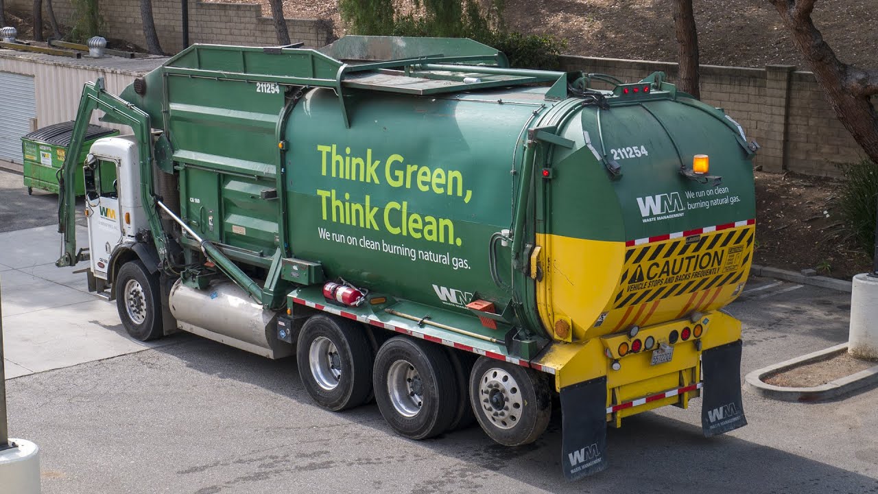 Garbage Trucks in Action - YouTube
