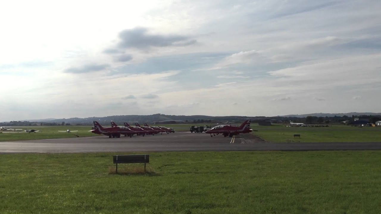 Red Arrows engine check and take off from Exeter Airport - YouTube