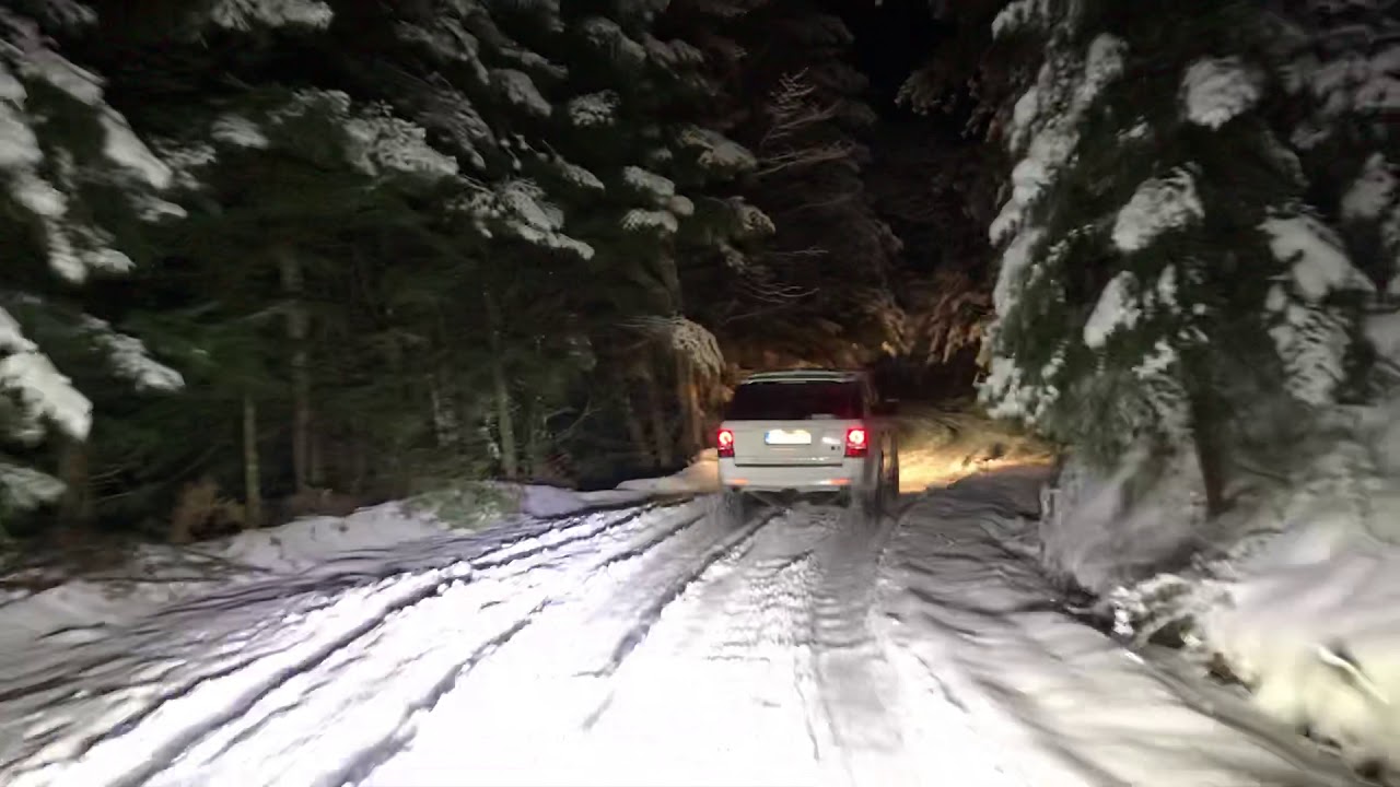 Land Rover Range Rover in the snow - YouTube
