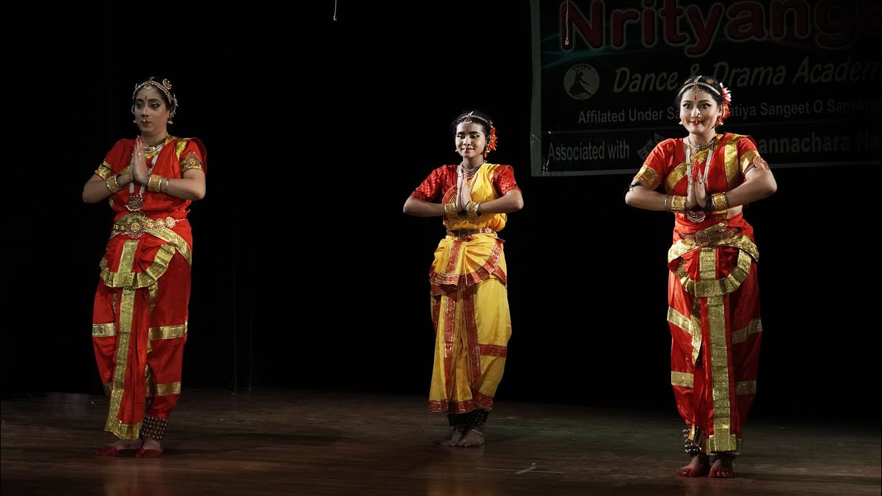 Alarippu- Tisra Alarippu- Bharatanatyam- Classical dance - YouTube