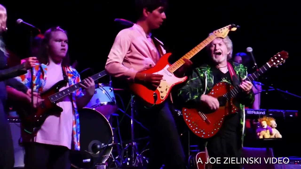 Jon anderson + paul green rock academy long distance runaround July 14 ...