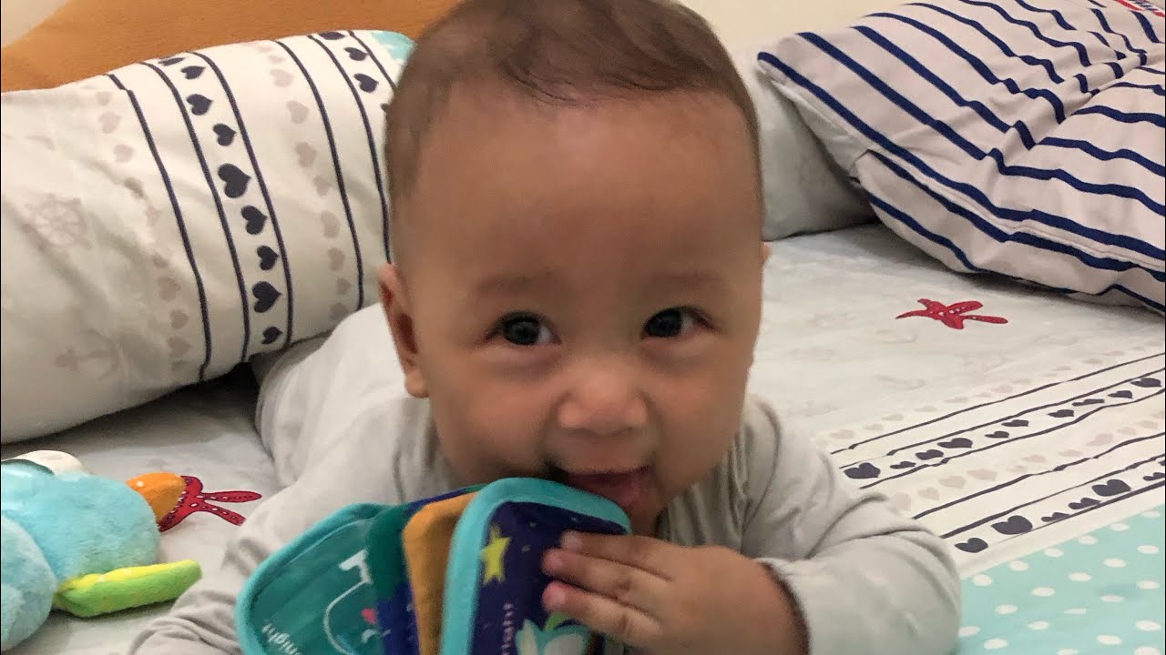 BAYI LUCU ELFATHAN MAIN PIANO, BISA BANYAK LAGU :) - YouTube