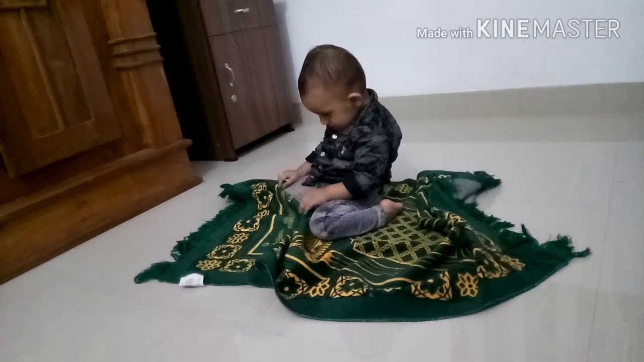1 year baby praying sujood salah - YouTube