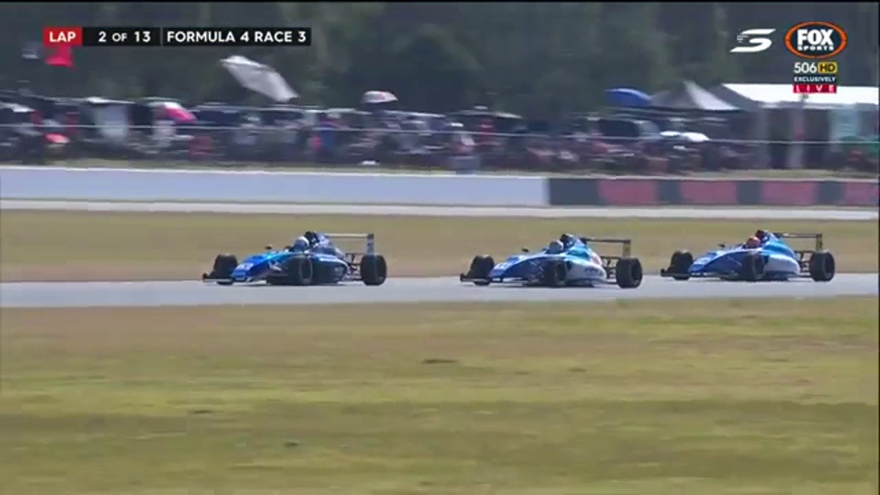 Race 3 Start Crash | Formula 4 - Queensland 2017 - YouTube