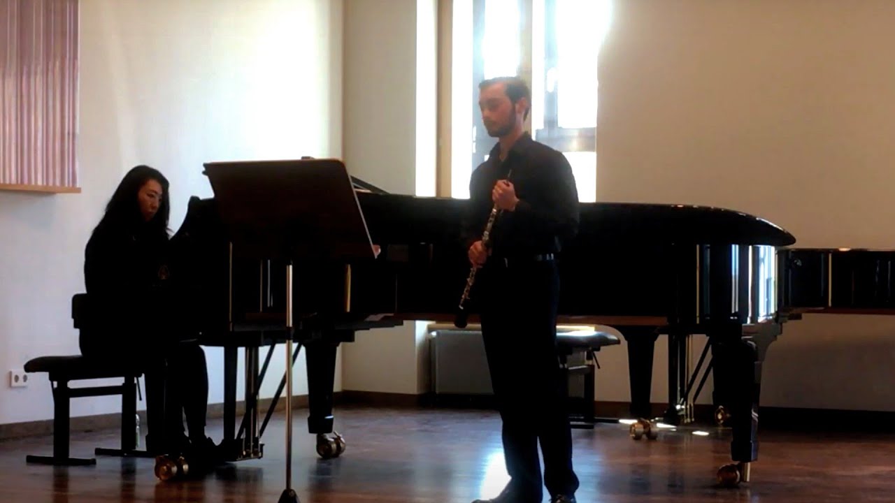 Strauss: Oboe Concerto | Allegro moderato | Pablo Pons - YouTube