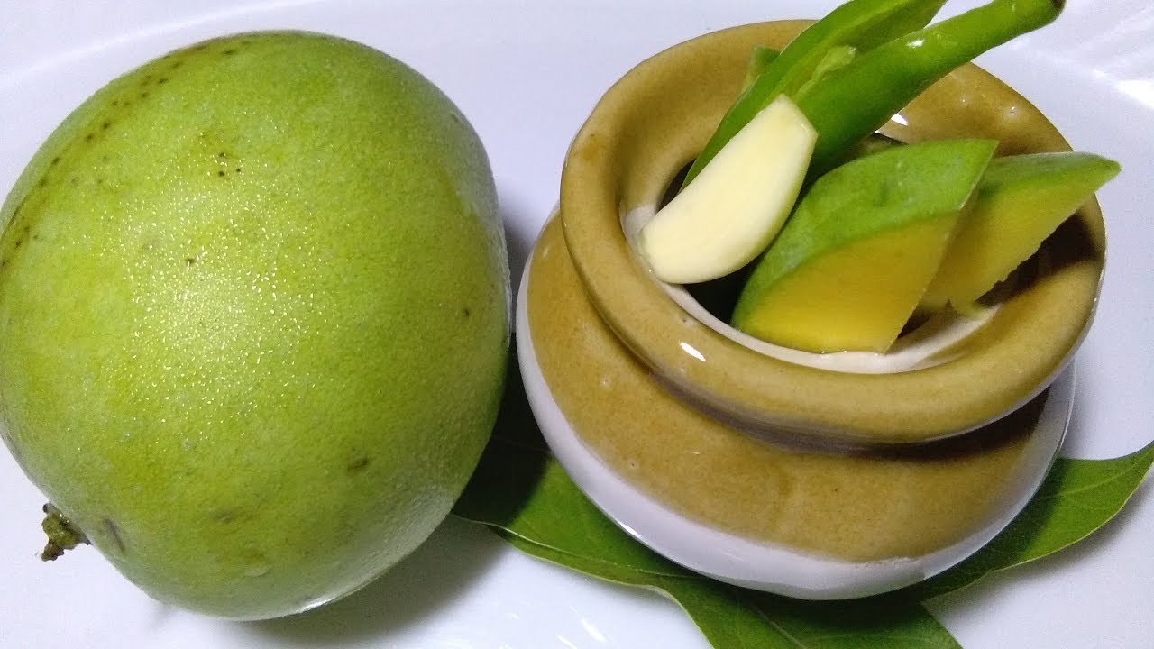 Cut Mango Pickle Recipe/നാടന്‍ പച്ചമാങ്ങ ഉപ്പിലിട്ടത്‌/Manga ...