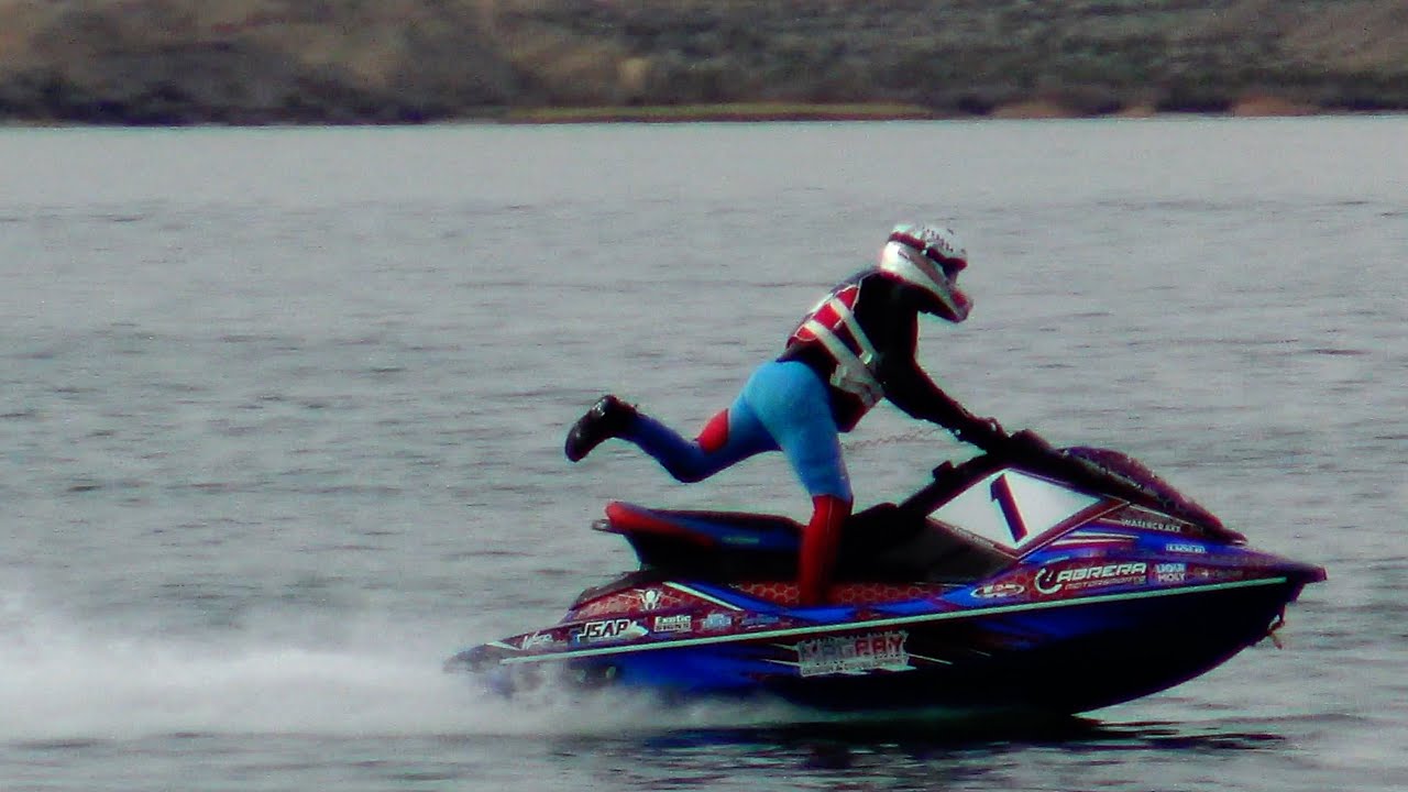 Start of Mark Hahn Memerial 300 Race 2024 - YouTube