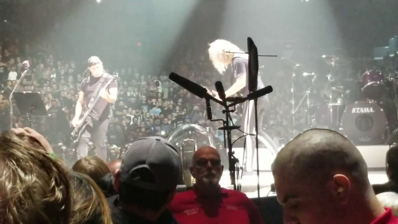 Metallica - Kirk & Rob Jam BTO Taking Care Of Business (Winnipeg Sept ...