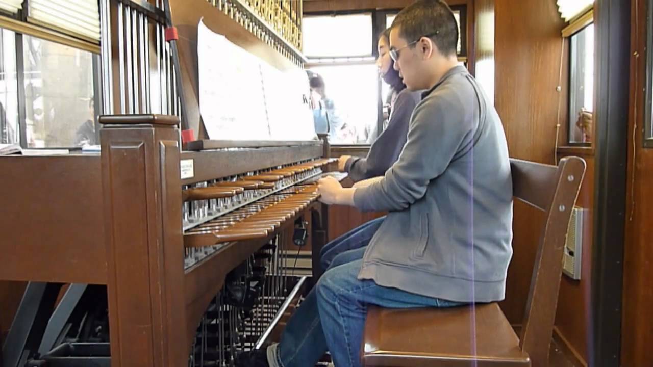 Carillon Performance for UC Berkeley Cal Day 2011 - YouTube