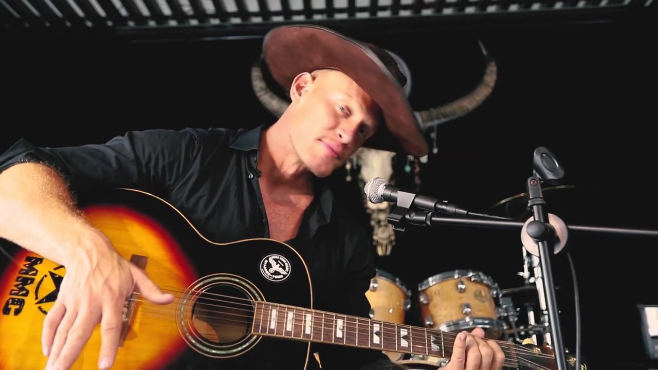 Tracy's dog How-To-Use-Video: How Loud - YouTube