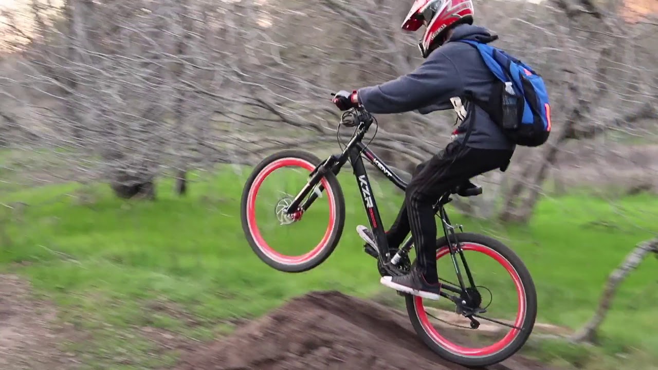 Sweet jumps on MTB with friends - YouTube