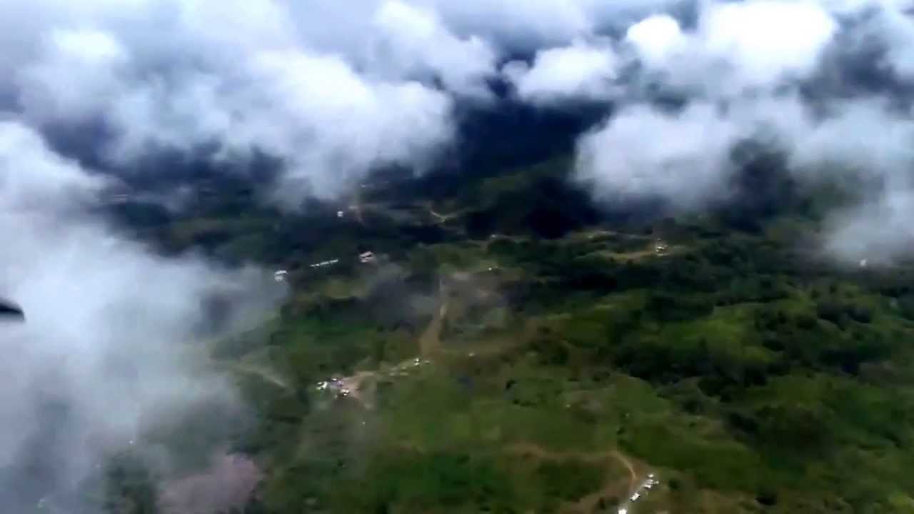 Landing at Oksibil Papua - YouTube