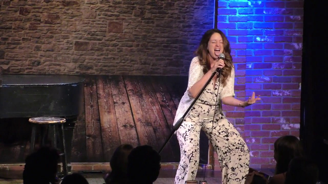 Jenna Grayson Stand Up Comedy at the Hollywood Improv - YouTube