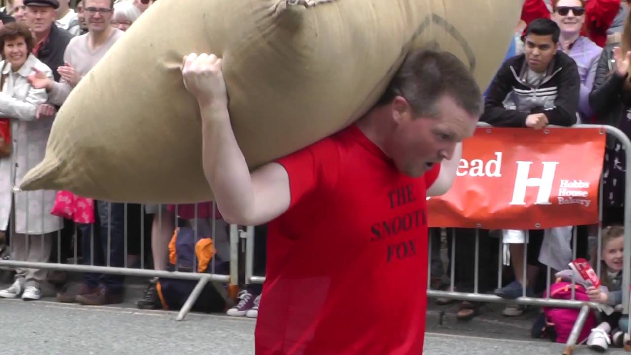 Tetbury Woolsack Races 2016 - YouTube