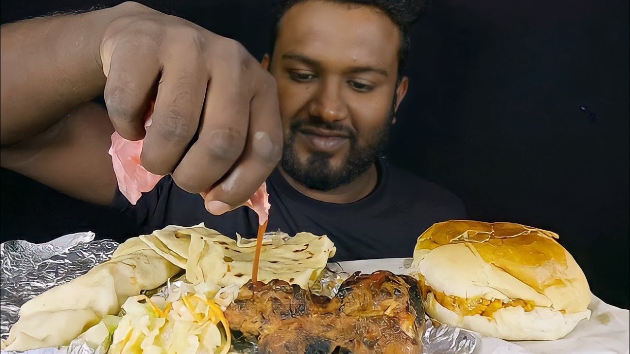 Aluthkade Street food Crisphy chicken burgur/Thandoori chicken shawarma ...