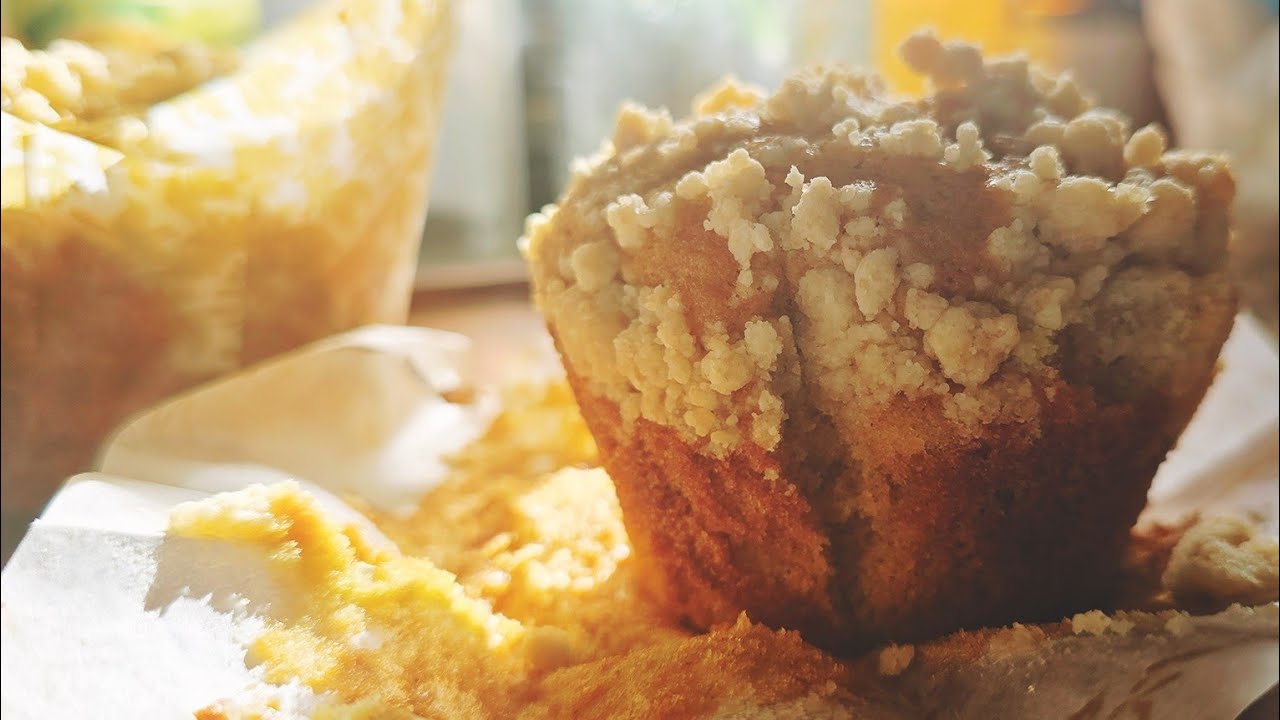 The PERFECT PUMPKIN MUFFIN | Soft and Fluffy - YouTube