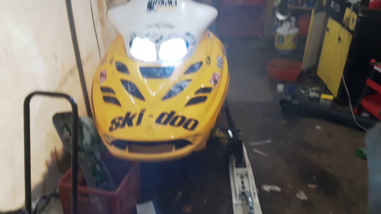 99 skidoo mxz 600 start up - YouTube