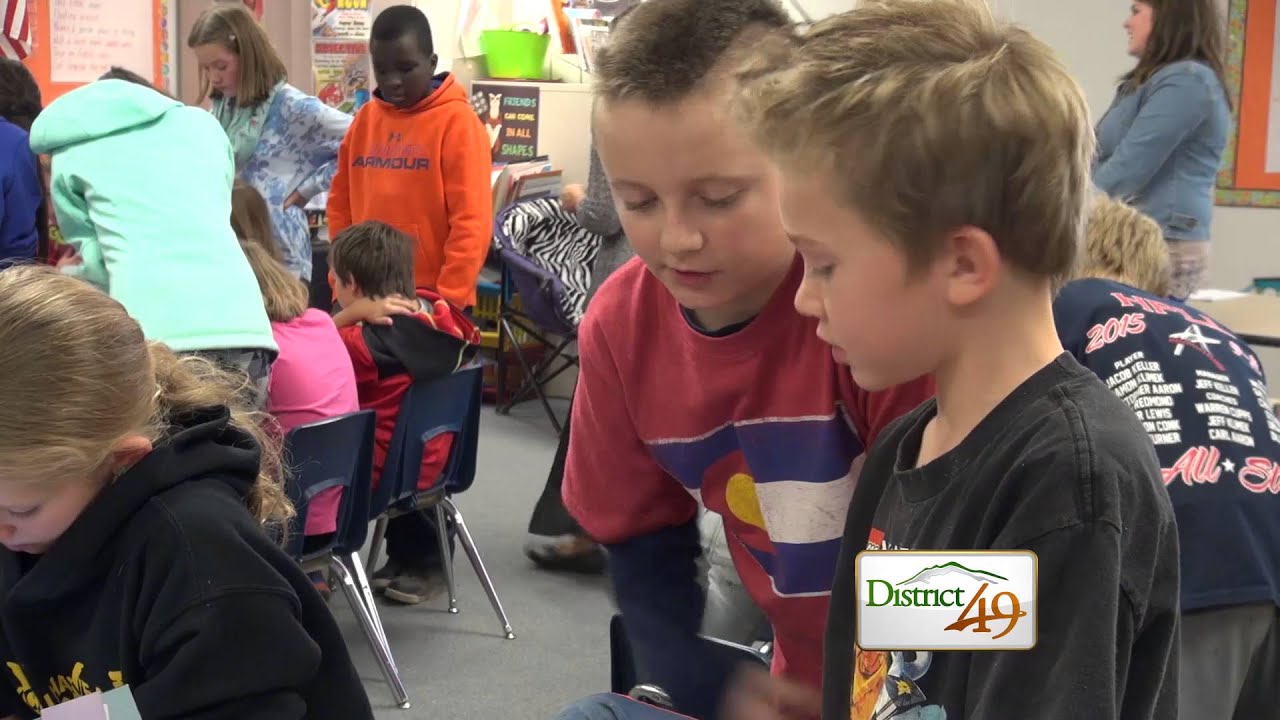 WHES Fifth-graders Teach Third-graders Coding - YouTube