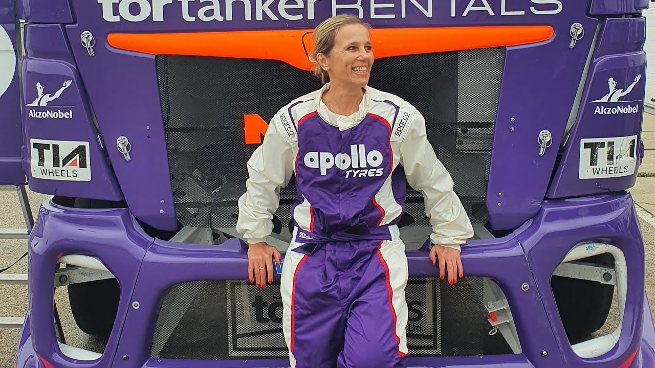 1200 KM, 6000 Nm, 160 km/h Apollo Tyres Tor Truck Racing - YouTube