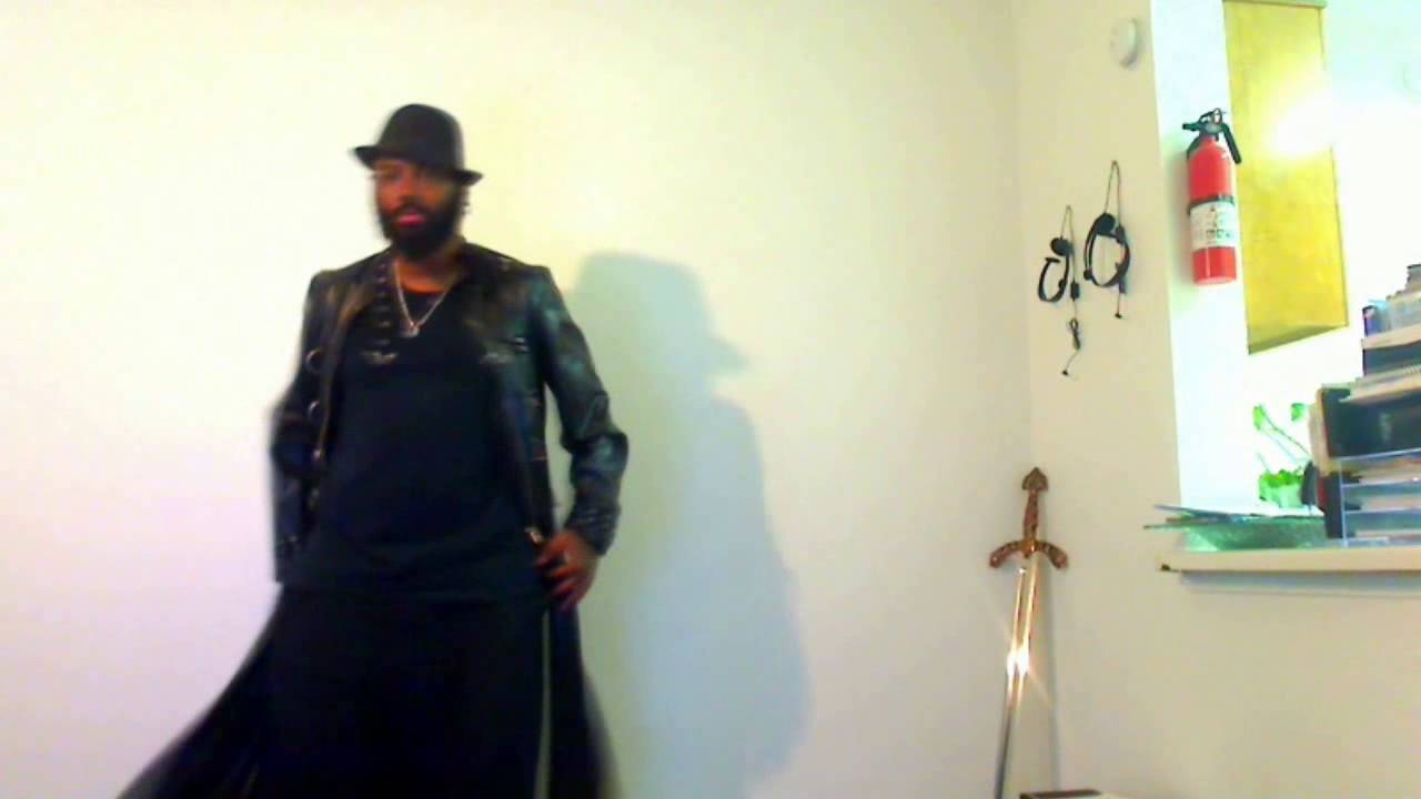 How Real Gangstas Walk Into A Room (VINE) - YouTube