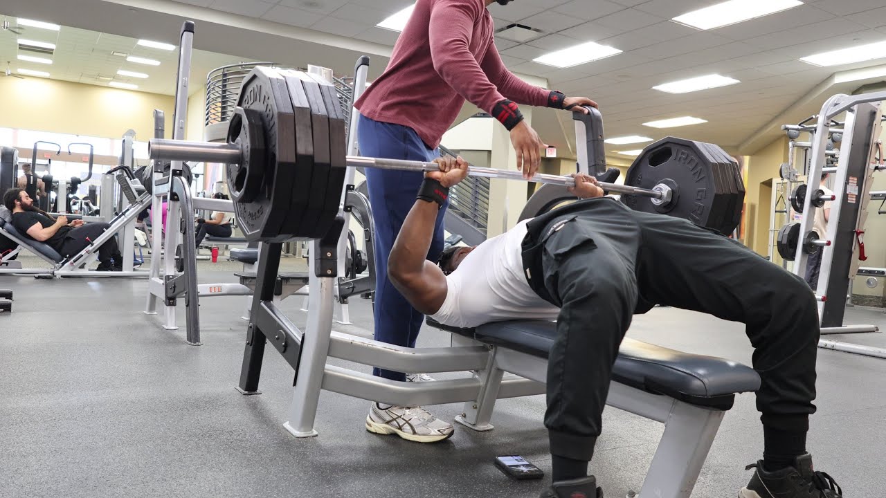 Benching 405 Multiple times. (New PR?) - YouTube