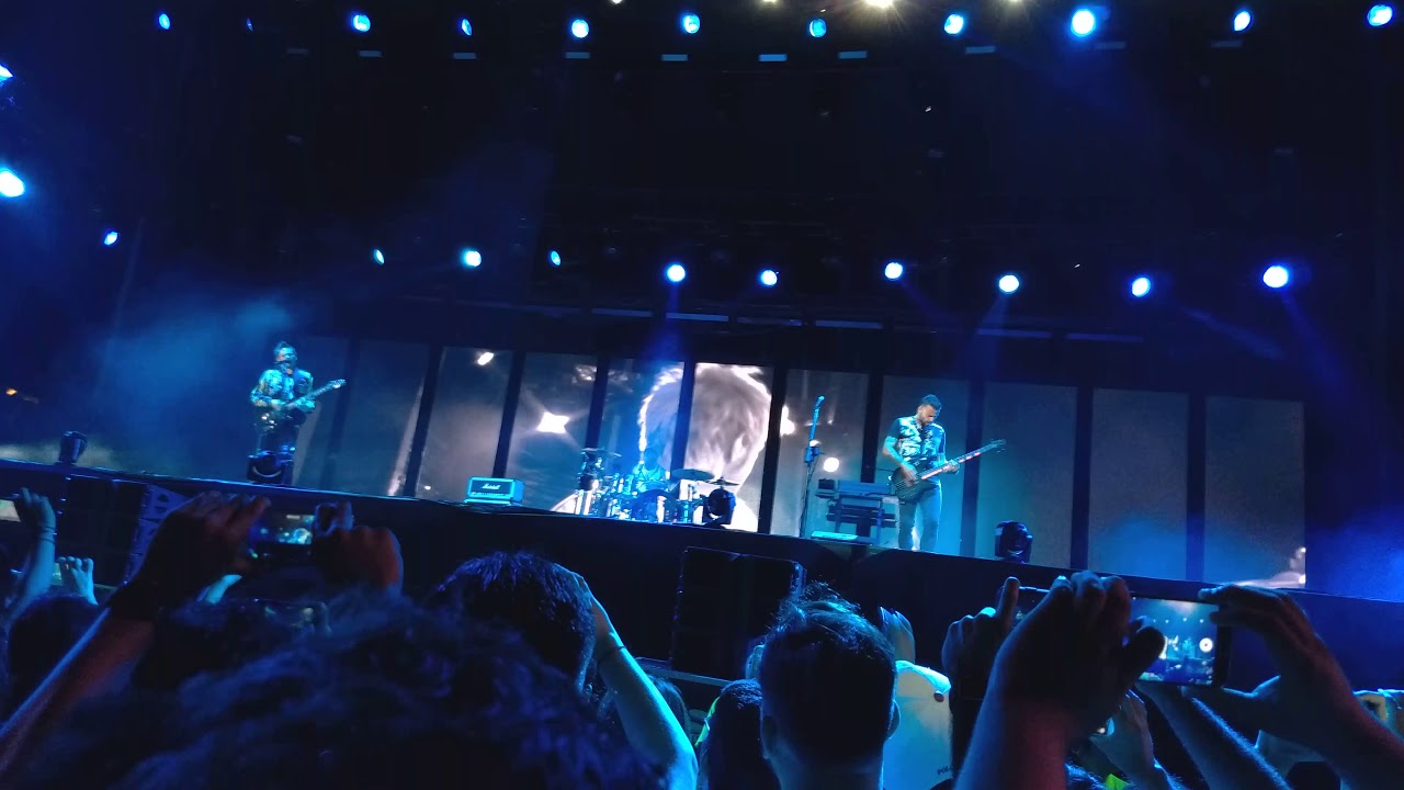 Showbiz - Muse (Monterrey / Pal`Norte 2018) - YouTube