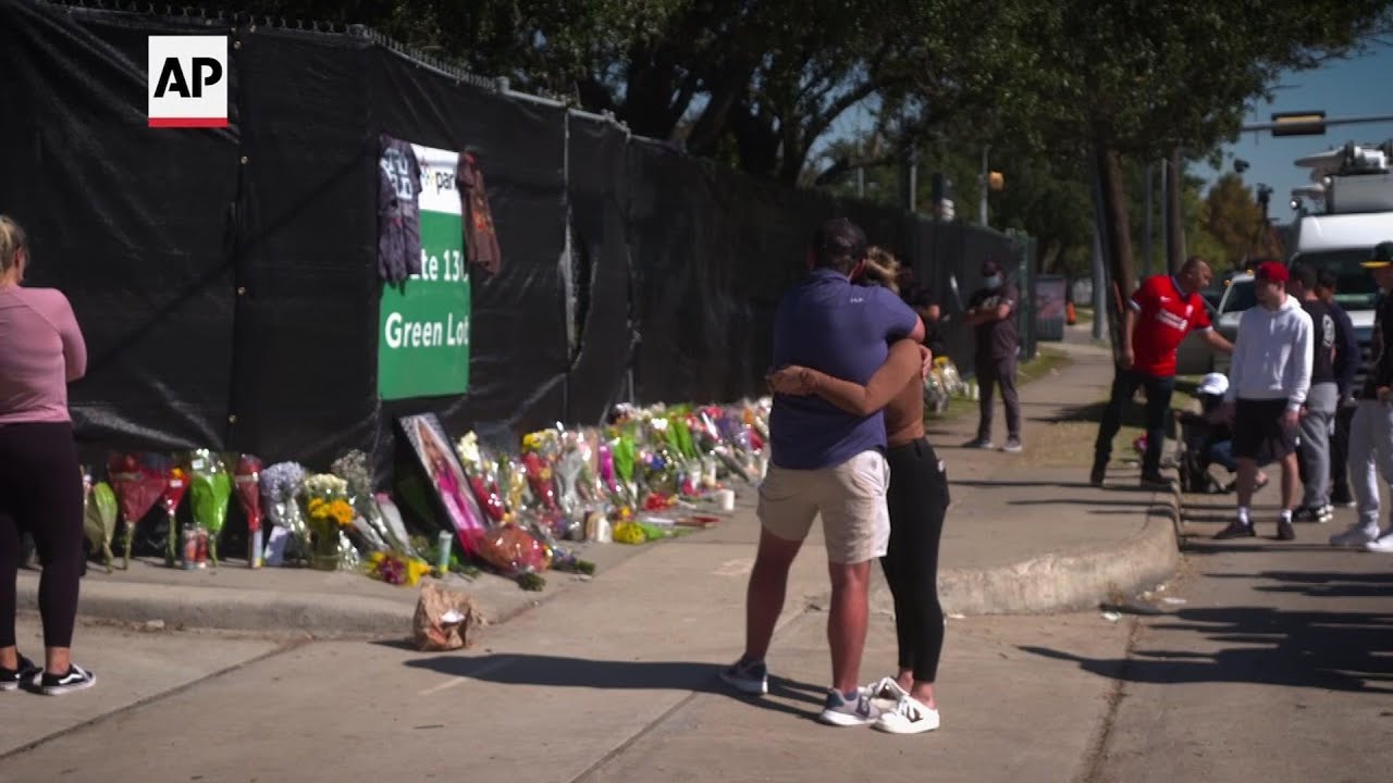 Mourning as Houston officials probe concert deaths - YouTube