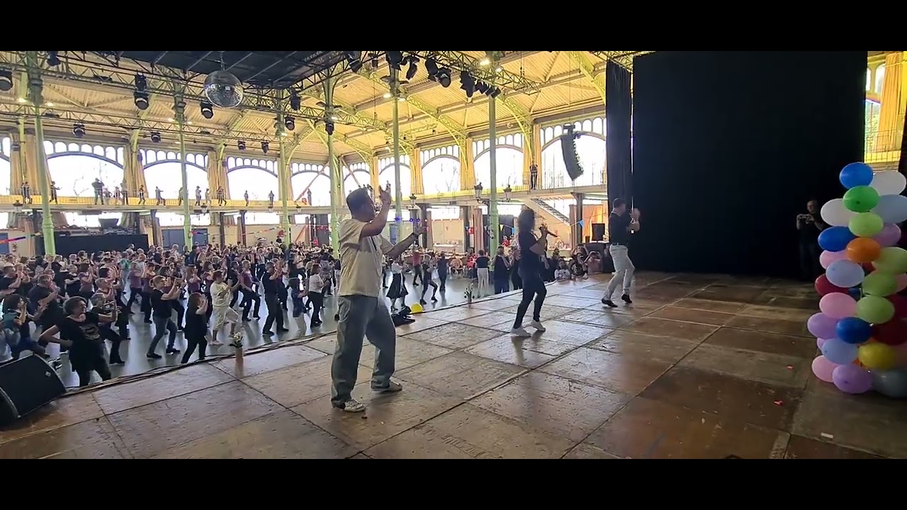 AZIZAM Line Dance d'Amy BAILEY & Jean-Pierre MADGE & Simon WARD - YouTube