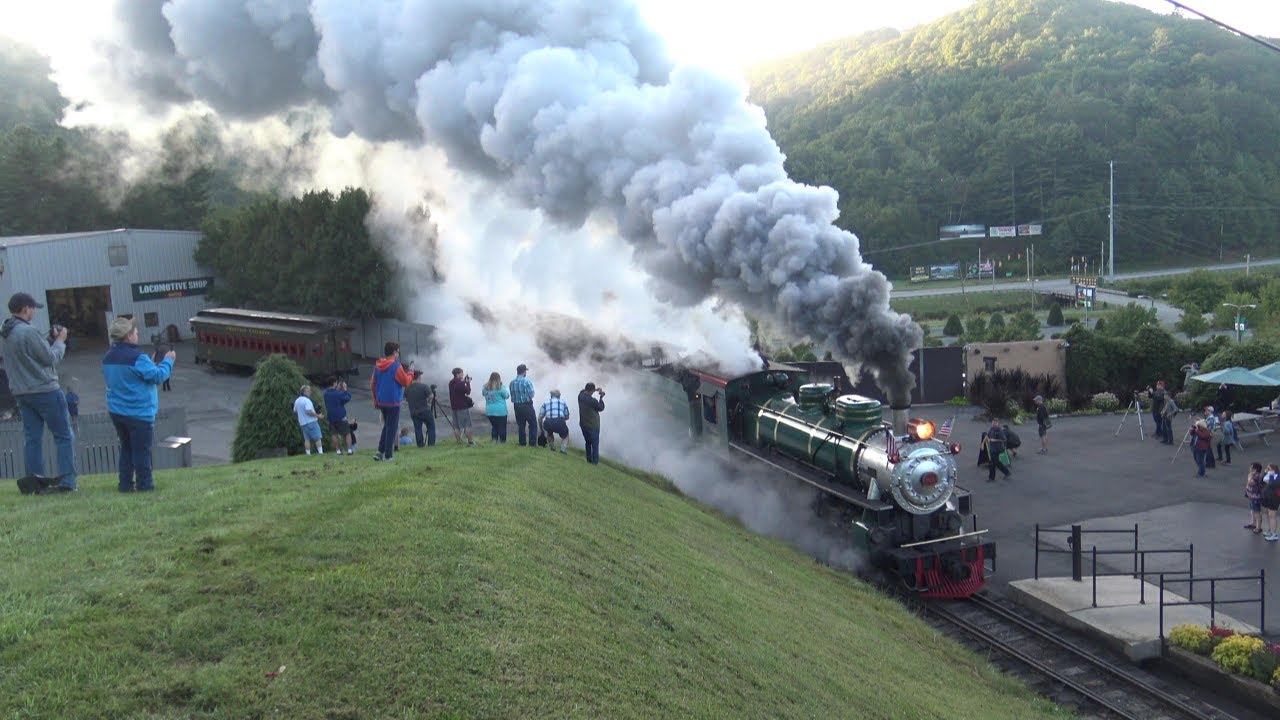 The Yukon Queen 190 Grand Entrance At Railroad Heritage Weekend At ...