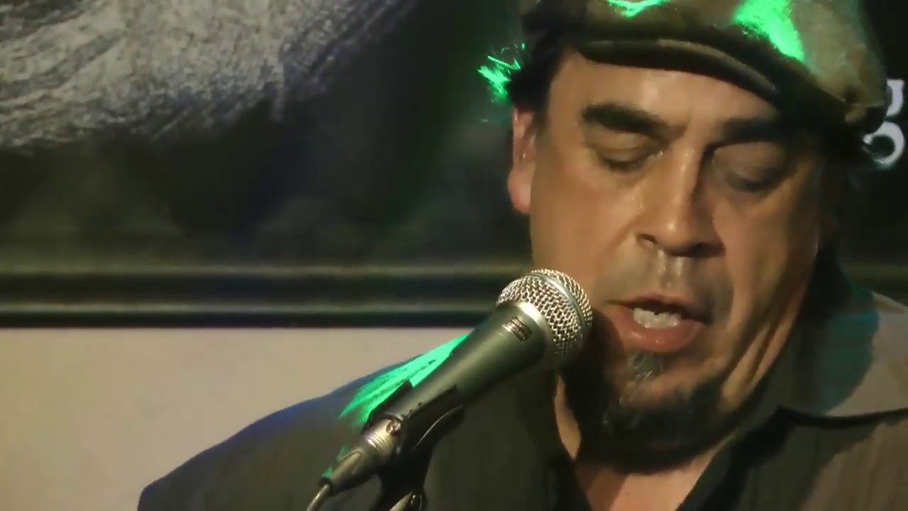 John Anaya Singer/Songwriter set (Acoustic Bliss Ayr, Scotland) - YouTube