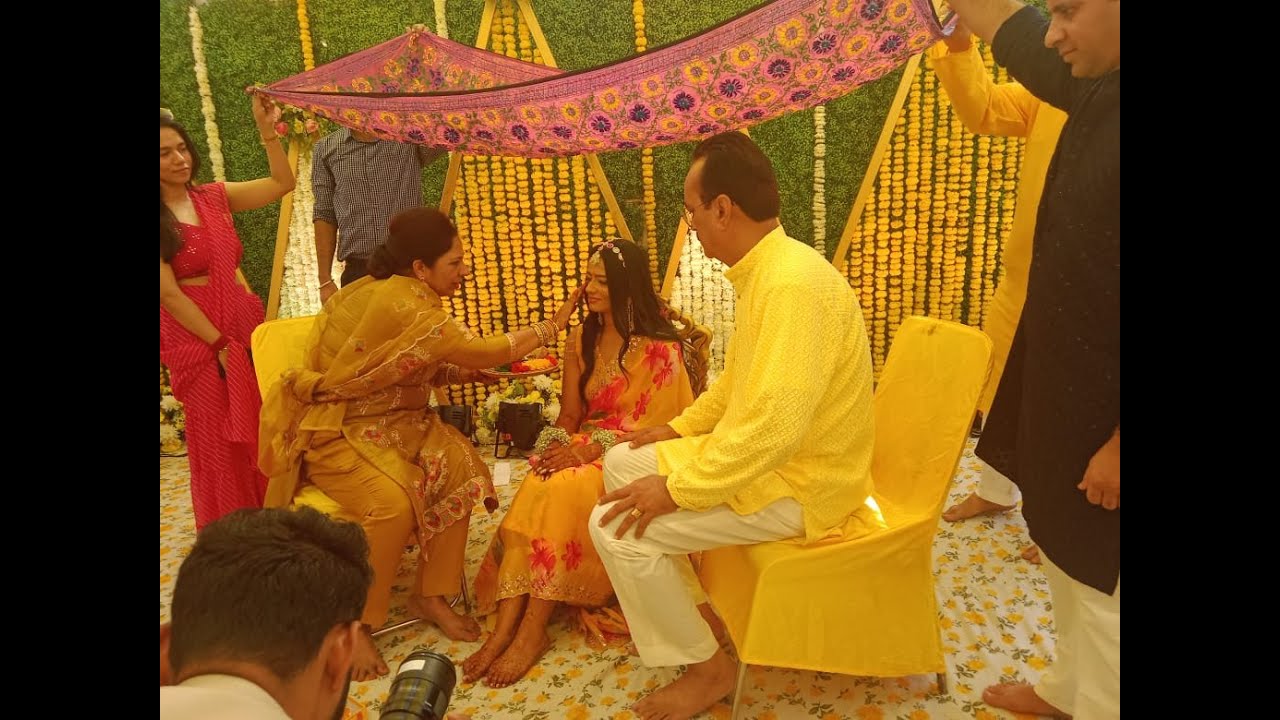 Haldi and Mehndi Ceremony Par 1 | Vlog - YouTube