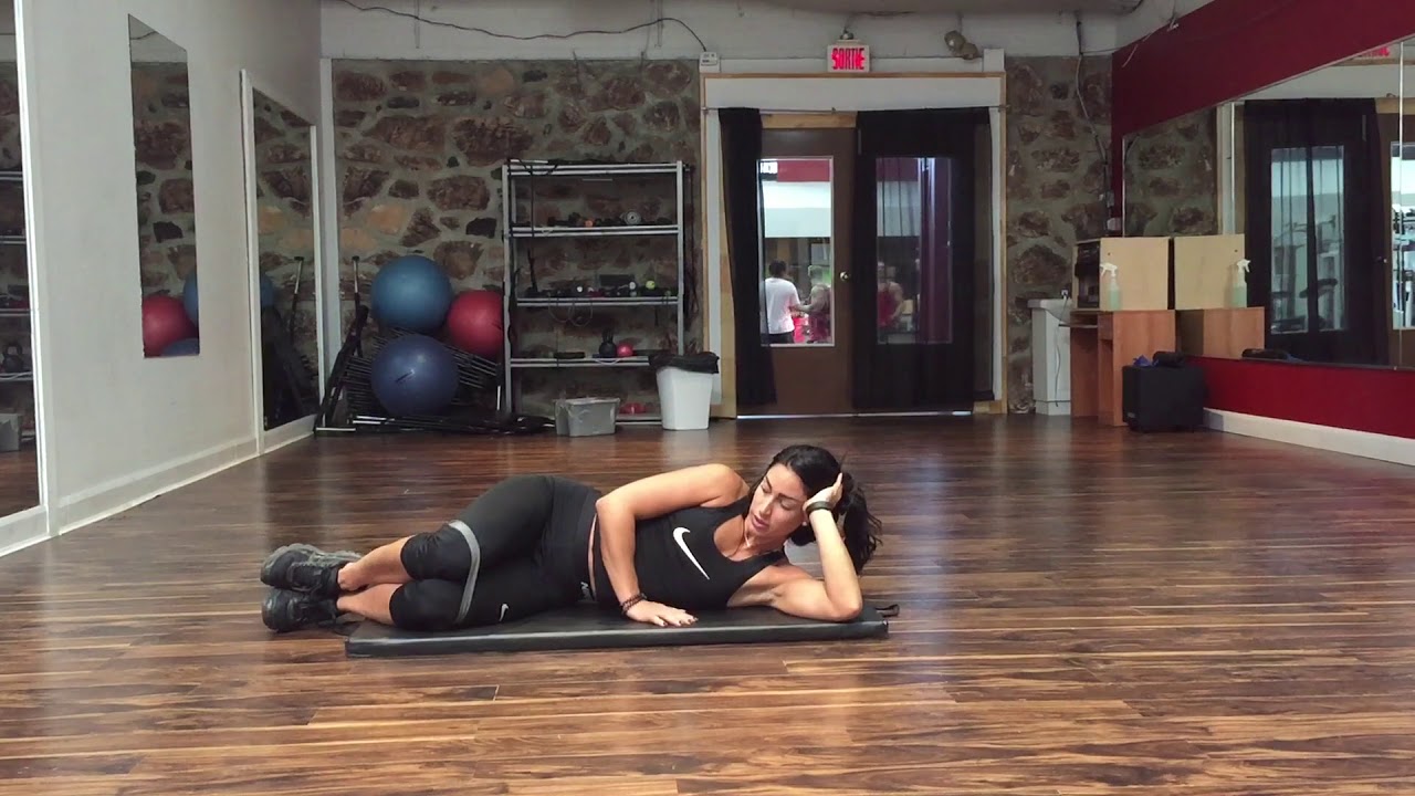 Banded Lying clam - YouTube