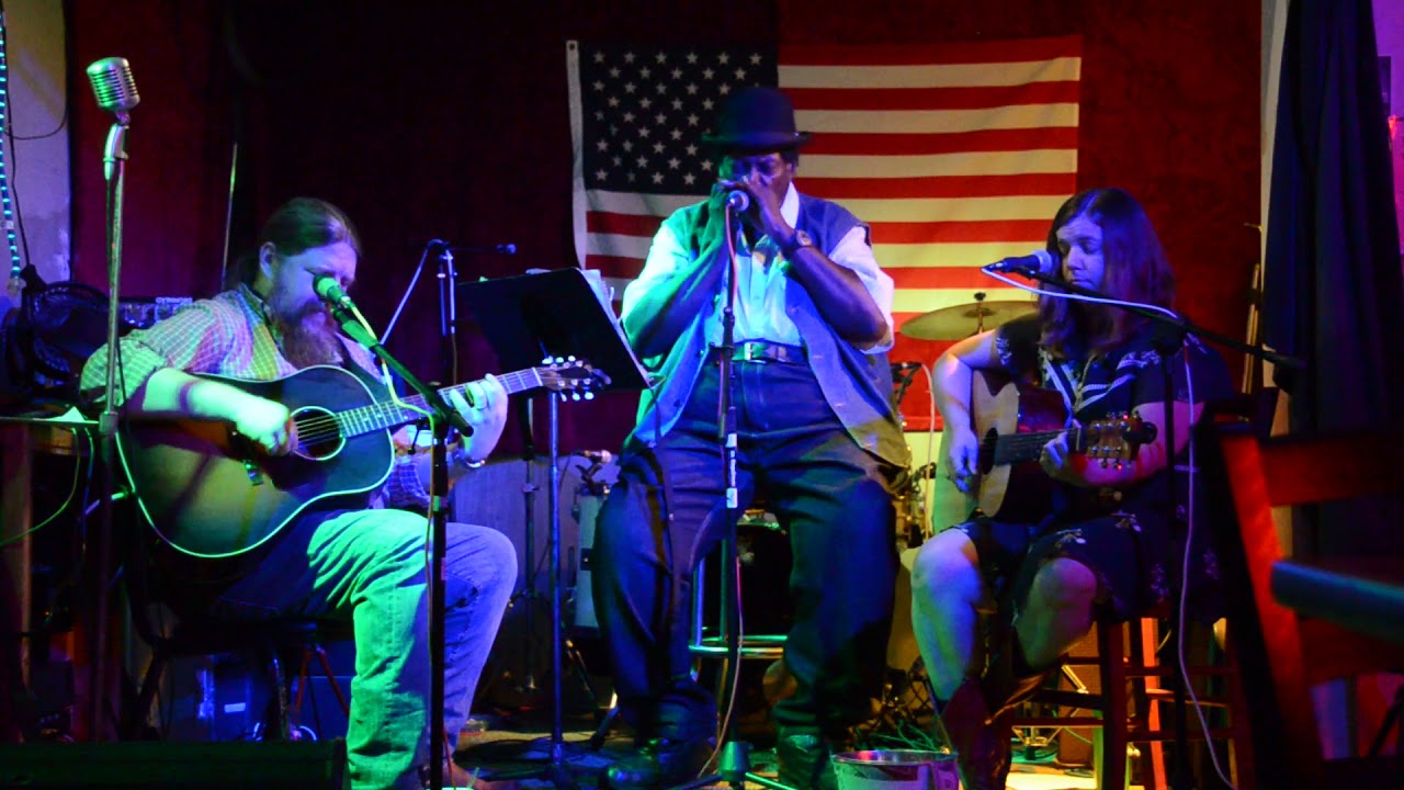 Sam Frazier Jr. & The SBGs - Don't start me to talkin' - YouTube