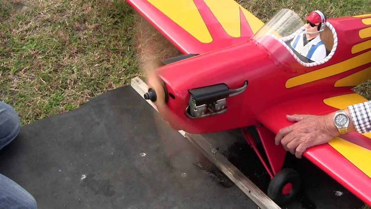 RC SPACE WALKER 53ccm Flat Four Gas Engine - YouTube