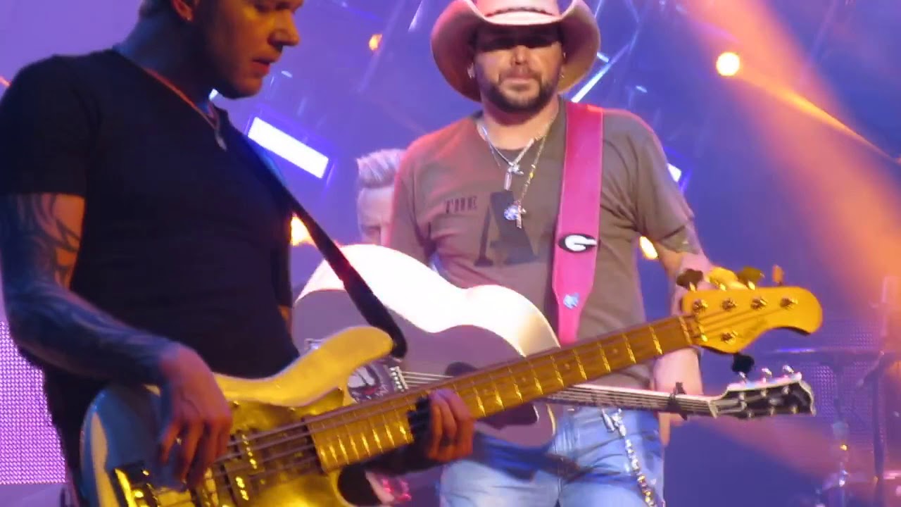 Jason Aldean - My Kind of Party ( BB&T Pavilion) - YouTube