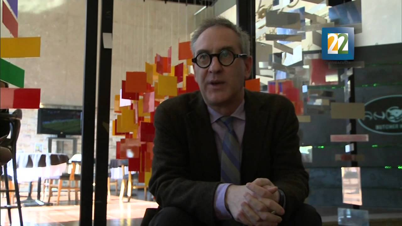 Entrevista con el escritor Christopher Domínguez acerca de su libro ...