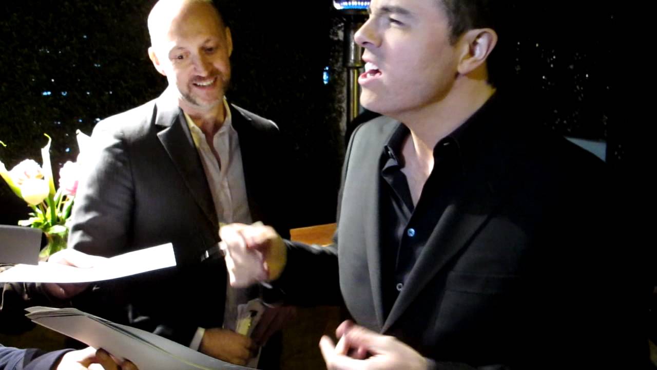 Seth MacFarlane signing autographs at Ciccones in Los Angeles - YouTube