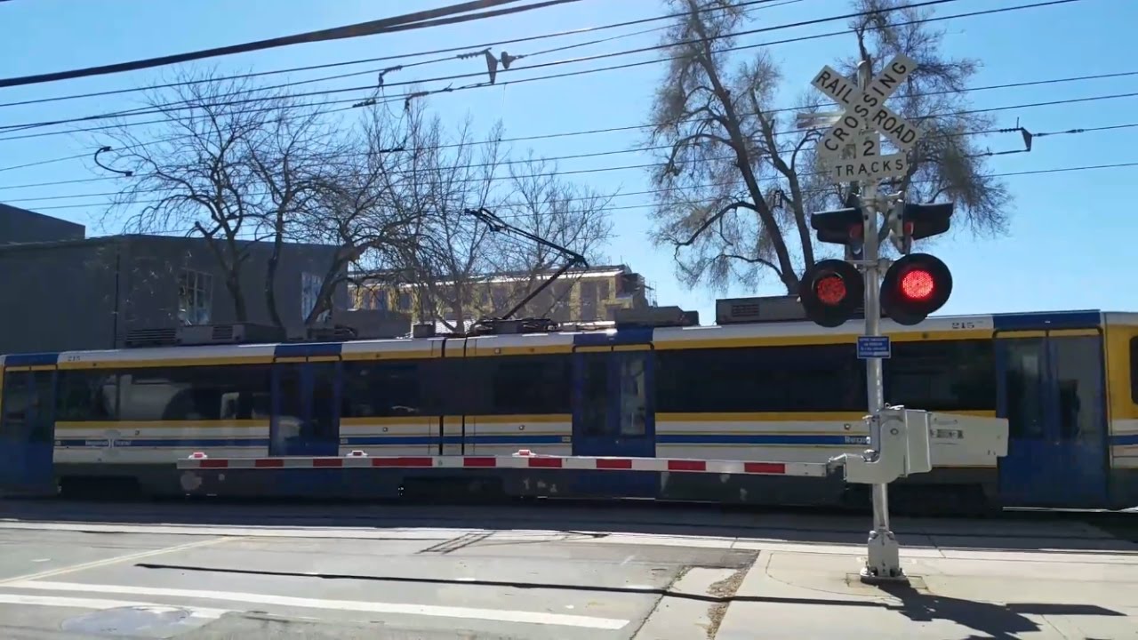 17th Street Railroad Crossing, SACRT Light Rail Gold Line Outbound ...