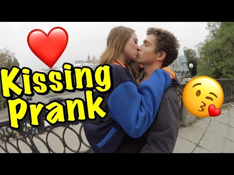 Kissing Prank: ПОЦЕЛУЙ С НЕЗНАКОМКОЙ | РАЗВОД НА ПОЦЕЛУЙ| НЕ ВОШЕДШЕЕ#3