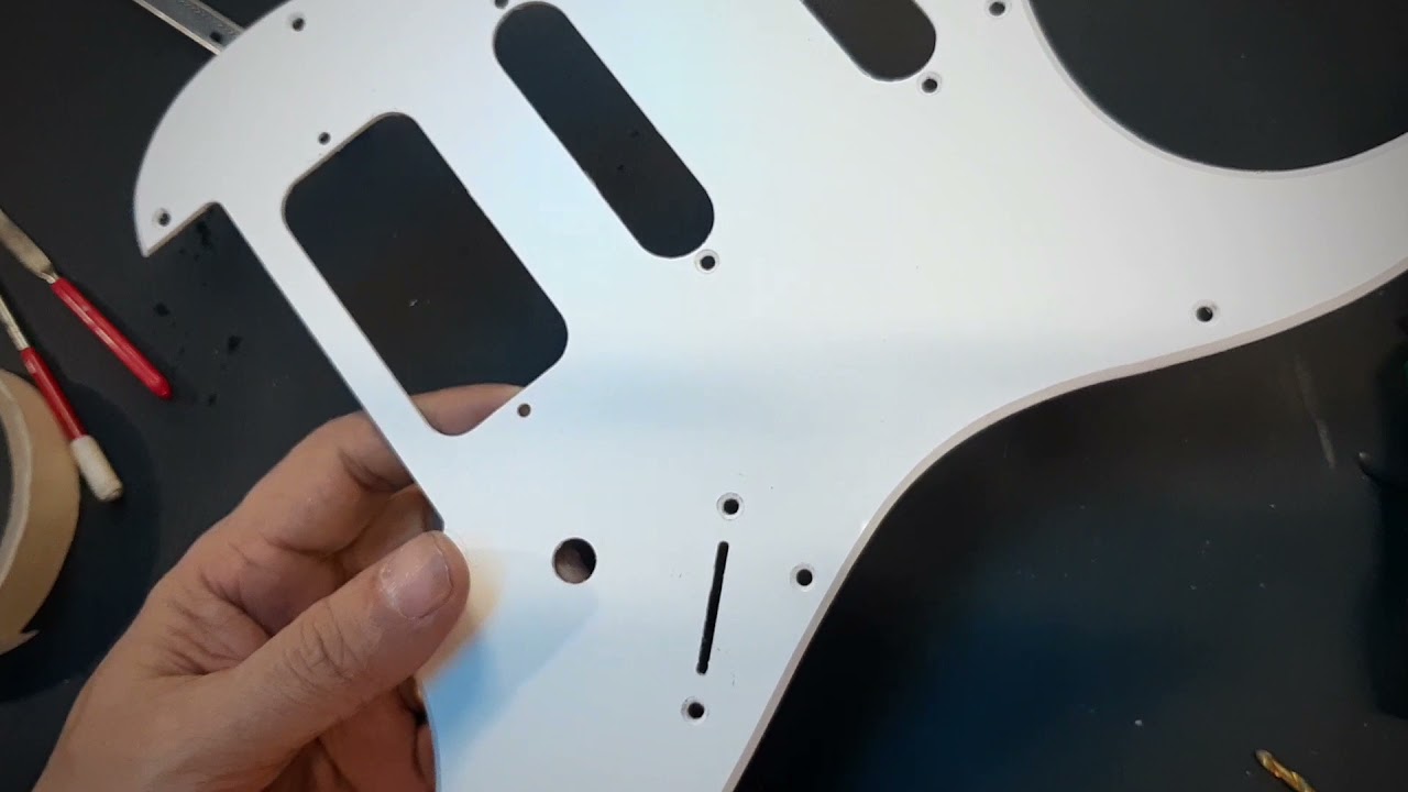 สอนออกแบบการจัดวางตำเเหน่งอะไหล่บน pickguard guitar #How_to - YouTube