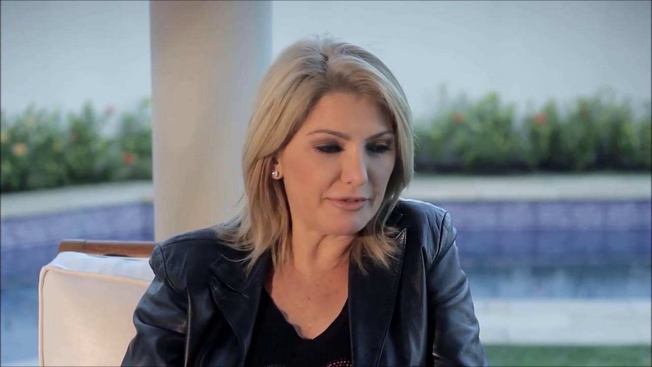 ÍRIS BRUZZI FALA SOBRE CRIVELLA - YouTube