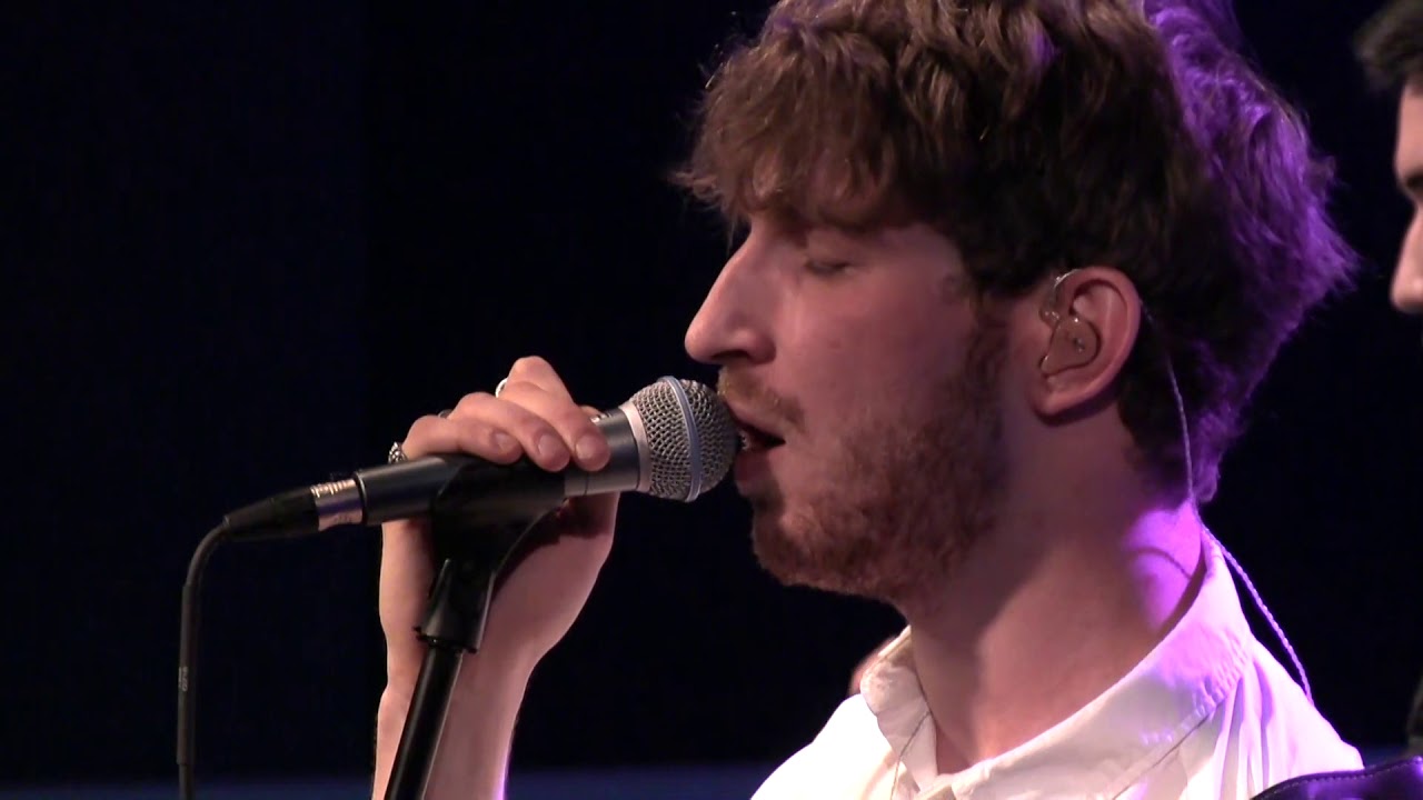 Two Feet - I Feel Like I'm Drowning [Live In The Lounge] - YouTube