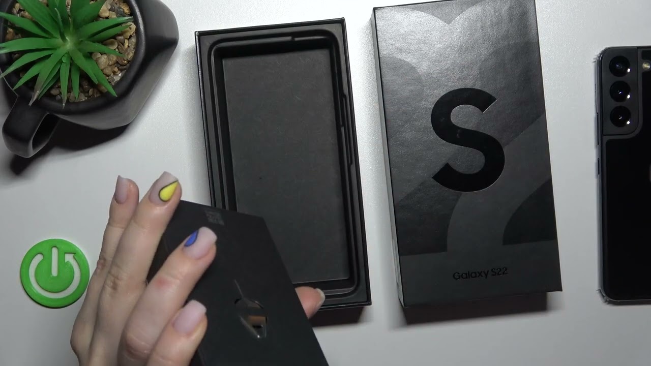 Is the Samsung Galaxy S22 box set equipped with a charger? - YouTube