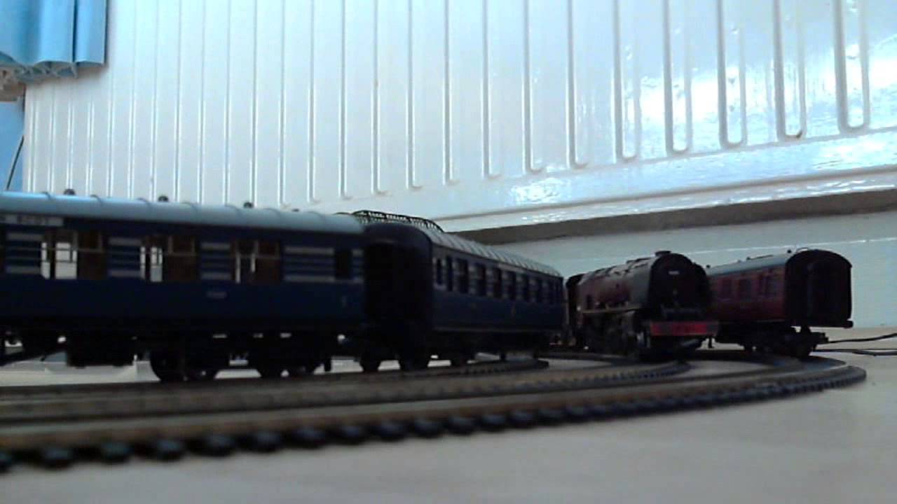 Hornby Duchess at Carlisle plus 68ft LMS Dining Car - YouTube