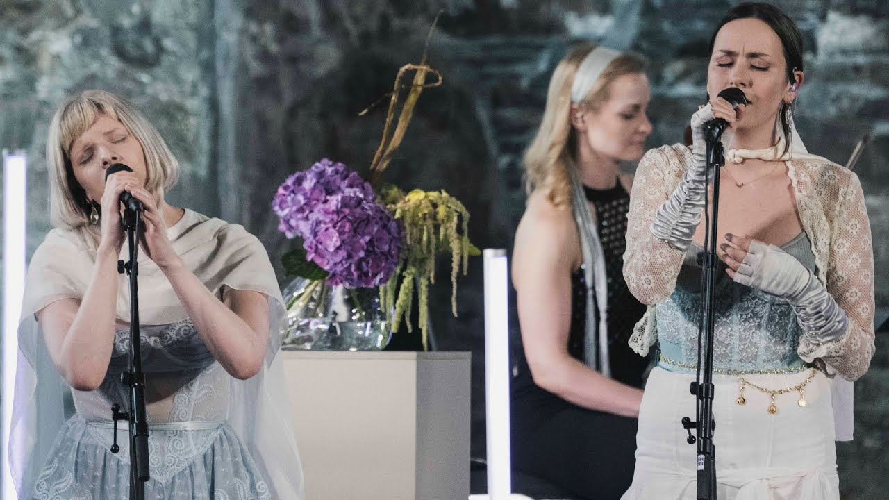 Askjell - Sofia ft. Aurora and Iris - 2021-05-31 Live at "Festspillene ...