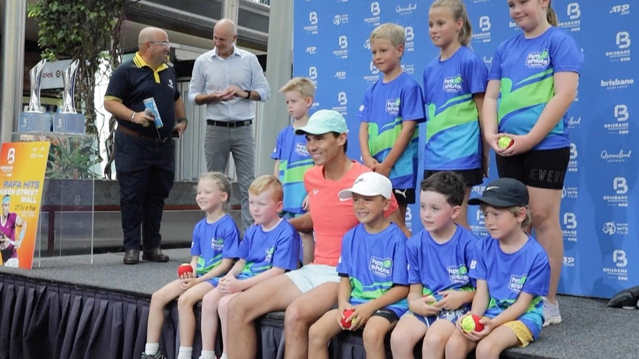 'Vamos Rafa' Fans welcome Nadal's Grand Slam return - YouTube