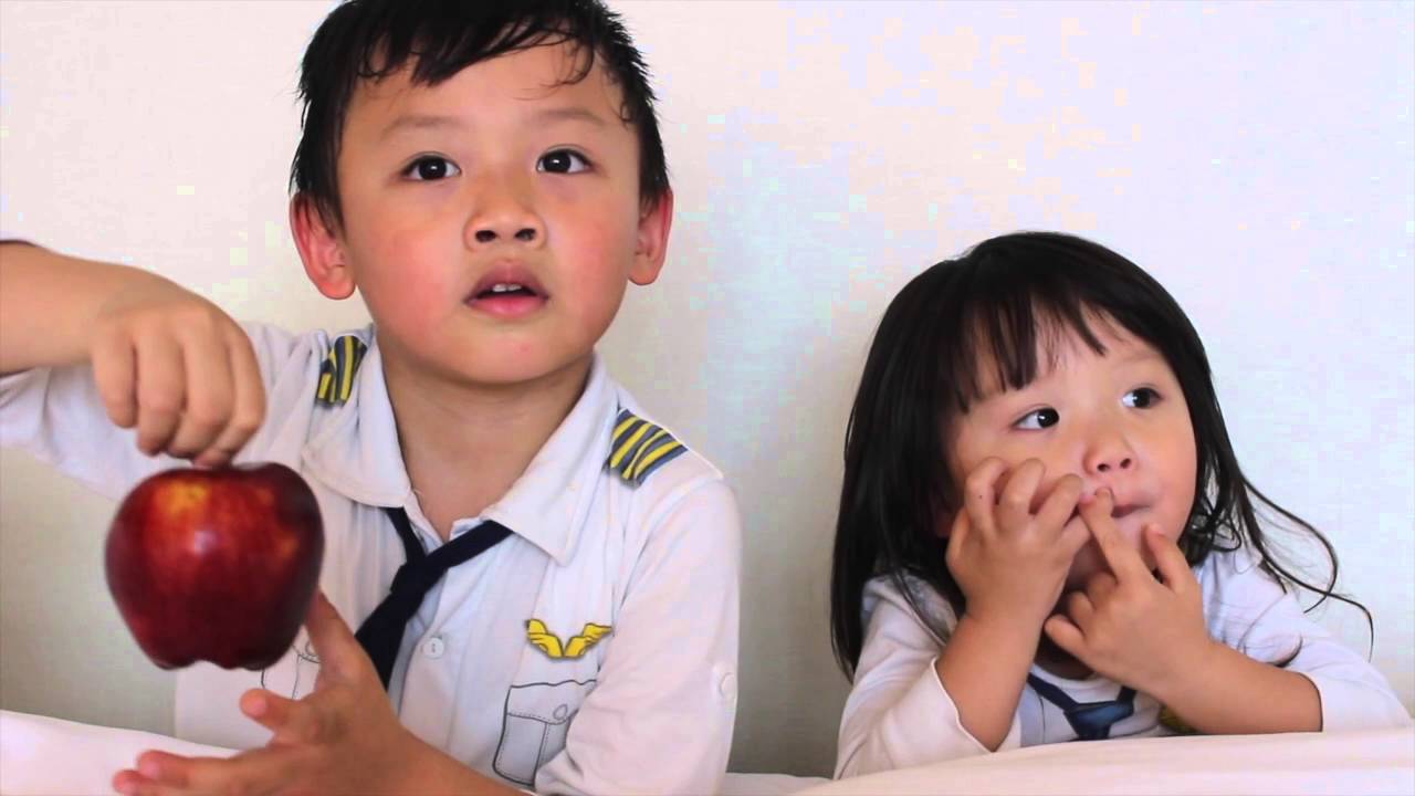 2016.4 - Matthew and Chloe 在天際萬豪 SkyCity Marriott Stay - YouTube